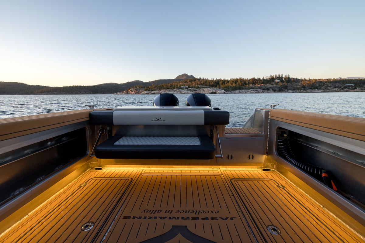 Jasper Marine | Defender 22 | Oaksmith Yachts