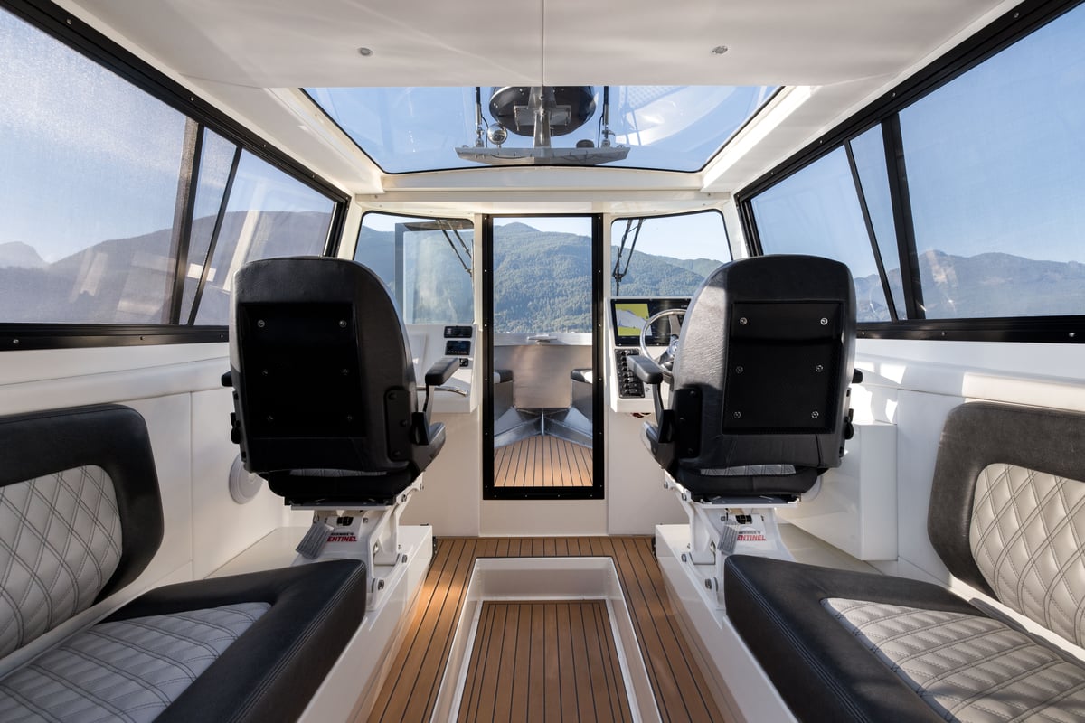 Jasper Marine | Defender 22 | Oaksmith Yachts